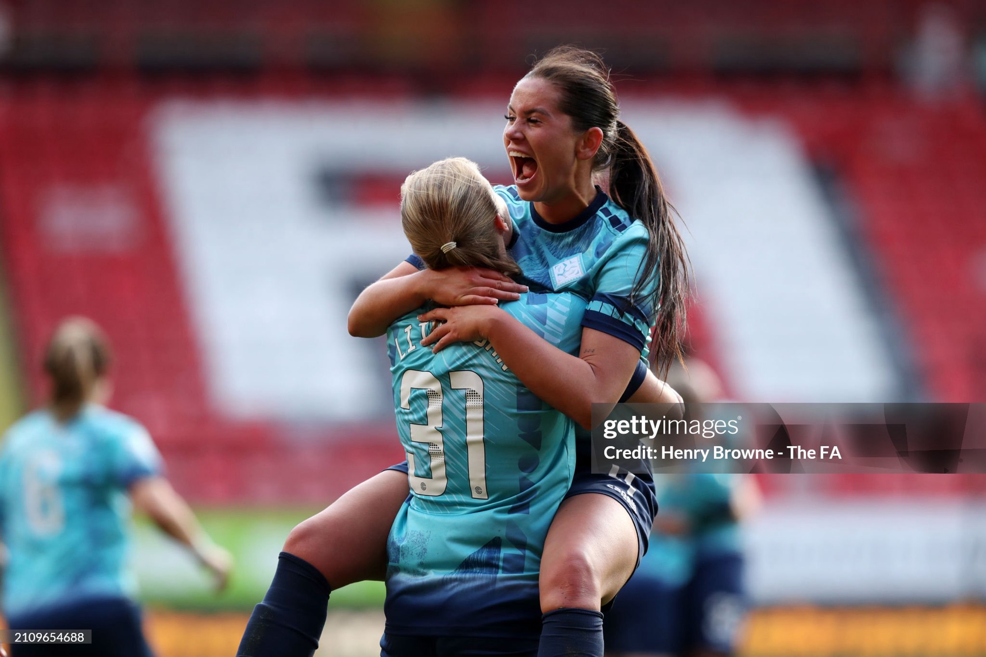Georgia Brougham extends with London City Lionesses - The Halfway Line