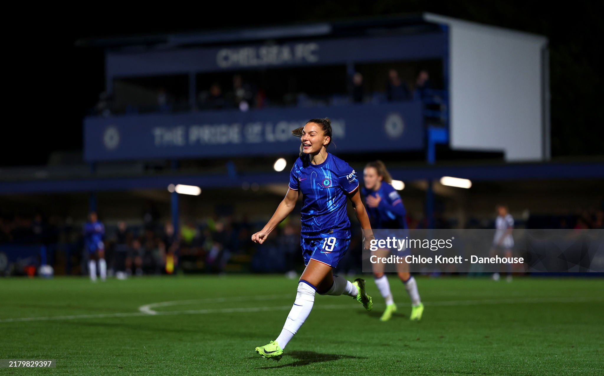 Chelsea 5-2 Tottenham: Five-star Chelsea dominate London rivals as ...