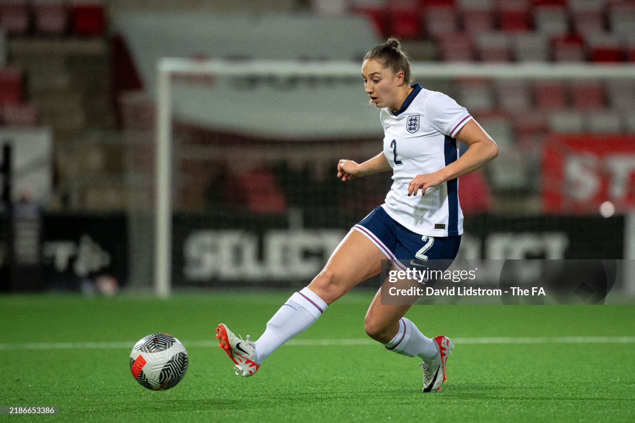 Spurs defender suffers MCL injury - The Halfway Line