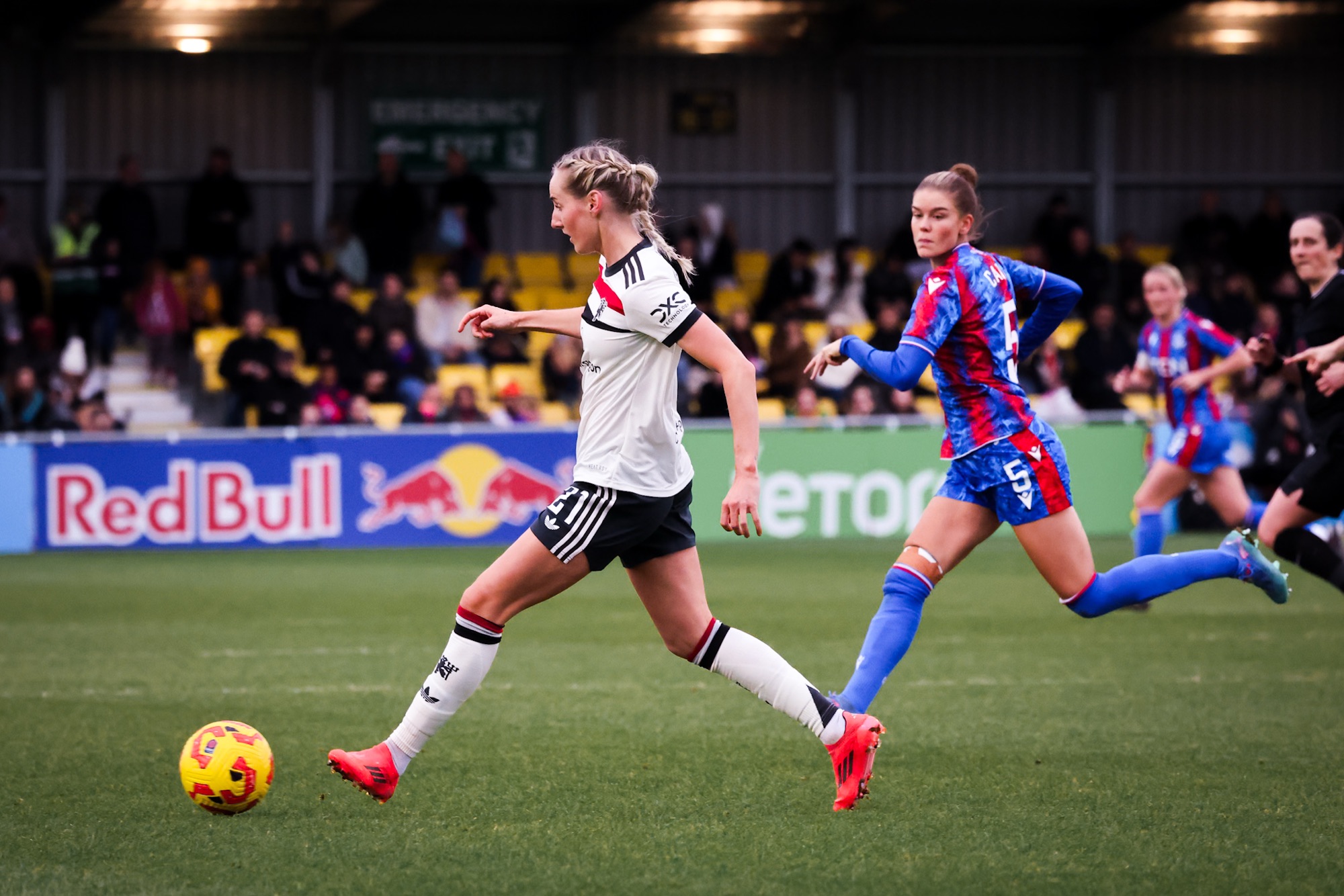 Crystal Palace 0-1 Manchester United: Clinical Clinton scrapes Man ...